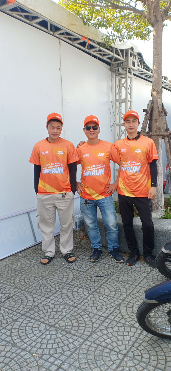 Vận chuyển và bốc xếp vật phẩm cho FPT Happy Run